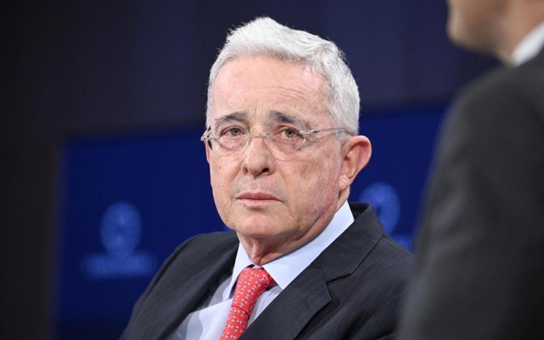 Histórico: La justicia halló culpable al expresidente Álvaro Uribe por ...